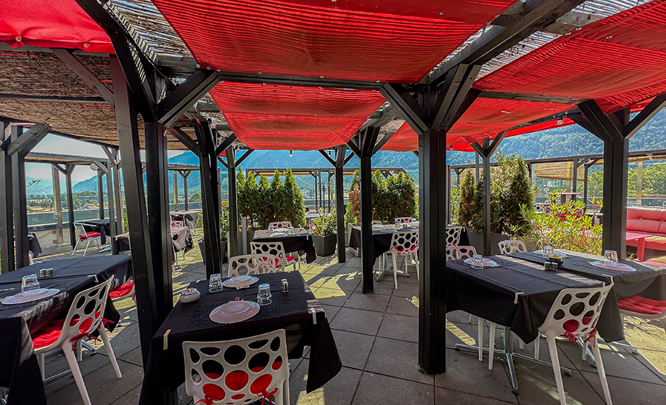 Menu gourmand 4 plats avec Vue imprenable sur la vallée du Rhône dès 2 ...