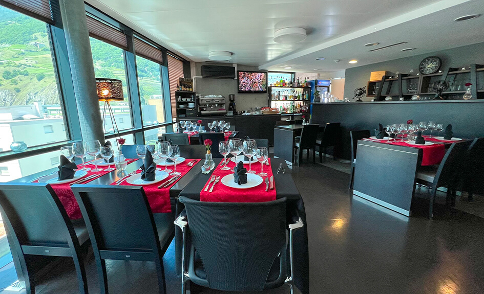 Menu gourmand 4 plats avec Vue imprenable sur la vallée du Rhône dès 2 ...