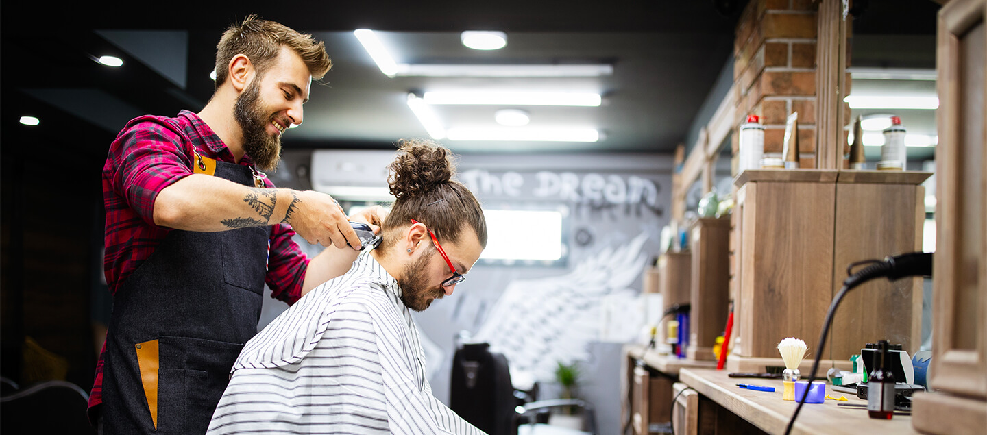 Coupe pour Homme avec Rasage ou Défrisage - Realdeals.ch