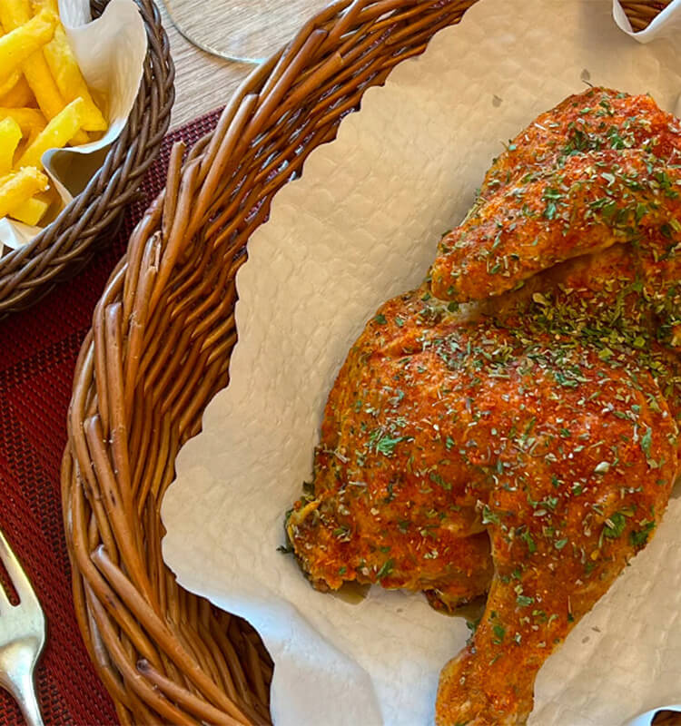 Demi-poulet au panier avec Pommes Frites et Salade pour 2 ou 4 ...