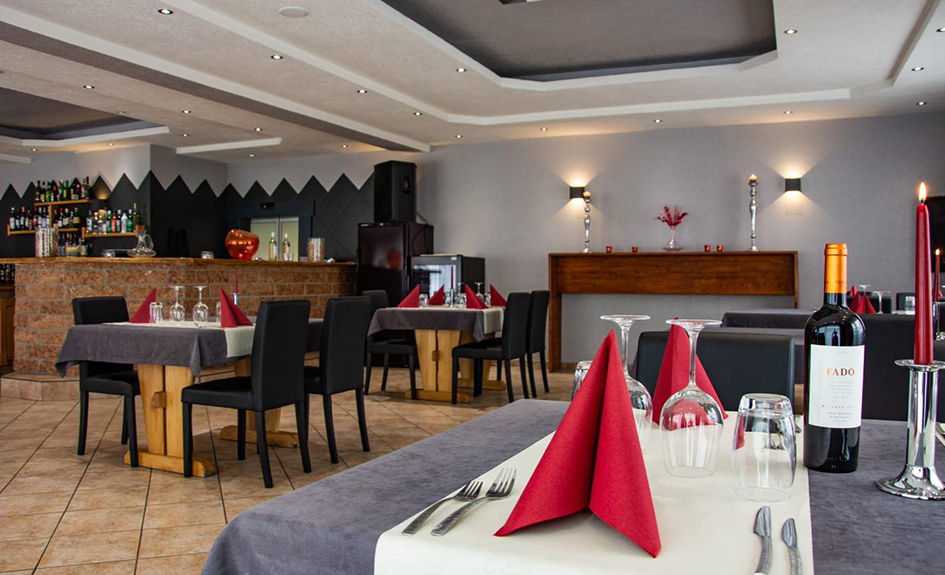 Menu viande sur ardoise avec entrée, dessert et Kir de bienvenue dès 2 ...